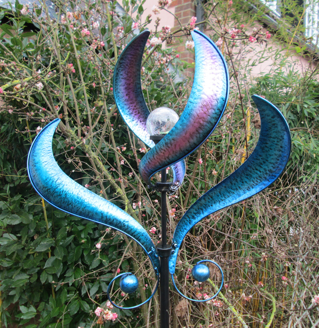 Garden Wind Spinner / Wind Sculpture - Kinetic Art for your garden